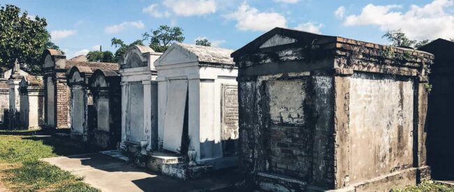 Gruft - für wem ist eine Gemauerte Grabanlage und Familiengruf?